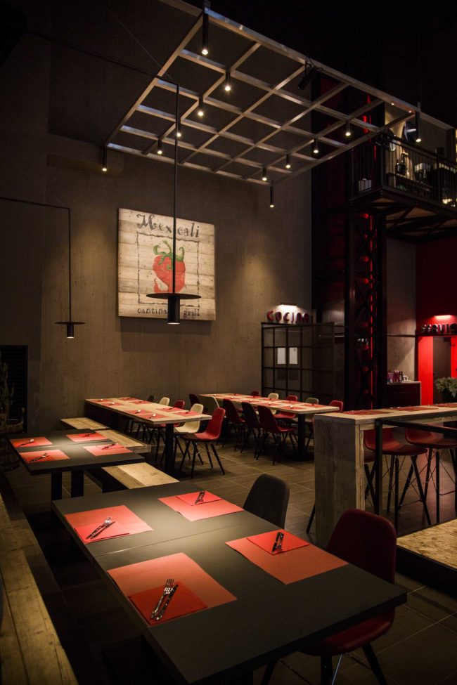 Spectacular lighting in a casual restaurant | Olev